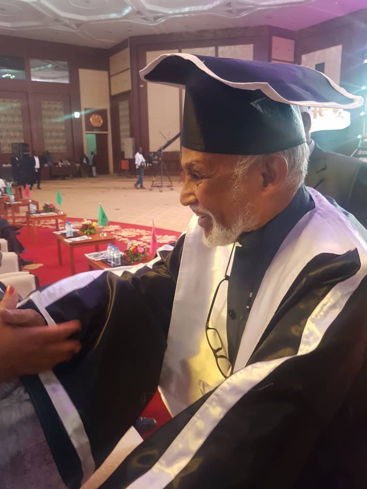 Prof. Malik Badri as the Person of the Year by Al Tayeb Salih Award - IAMP